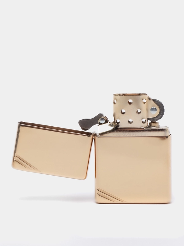 Зажигалка High Polish Brass ZIPPO 270 Vintage купить по цене 4430 ₽ в интернет-магазине Магнит ...